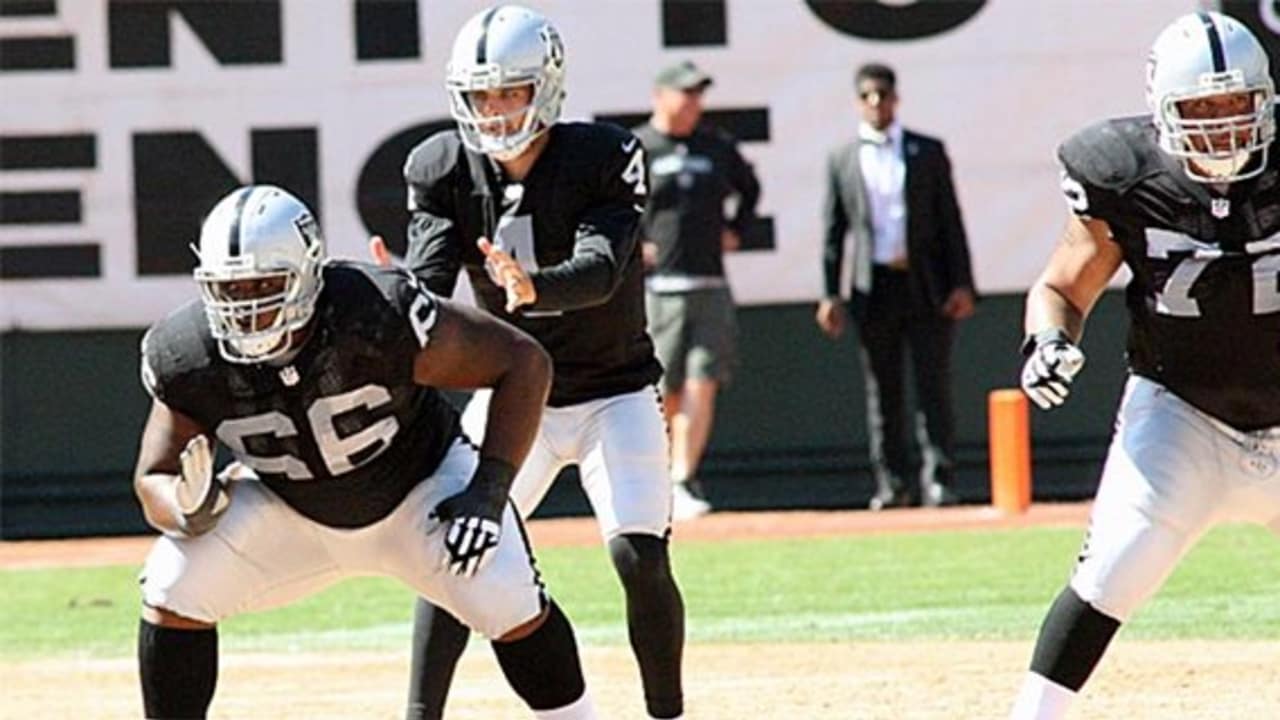 Mike Tice Expects Big Things from Derek Carr
