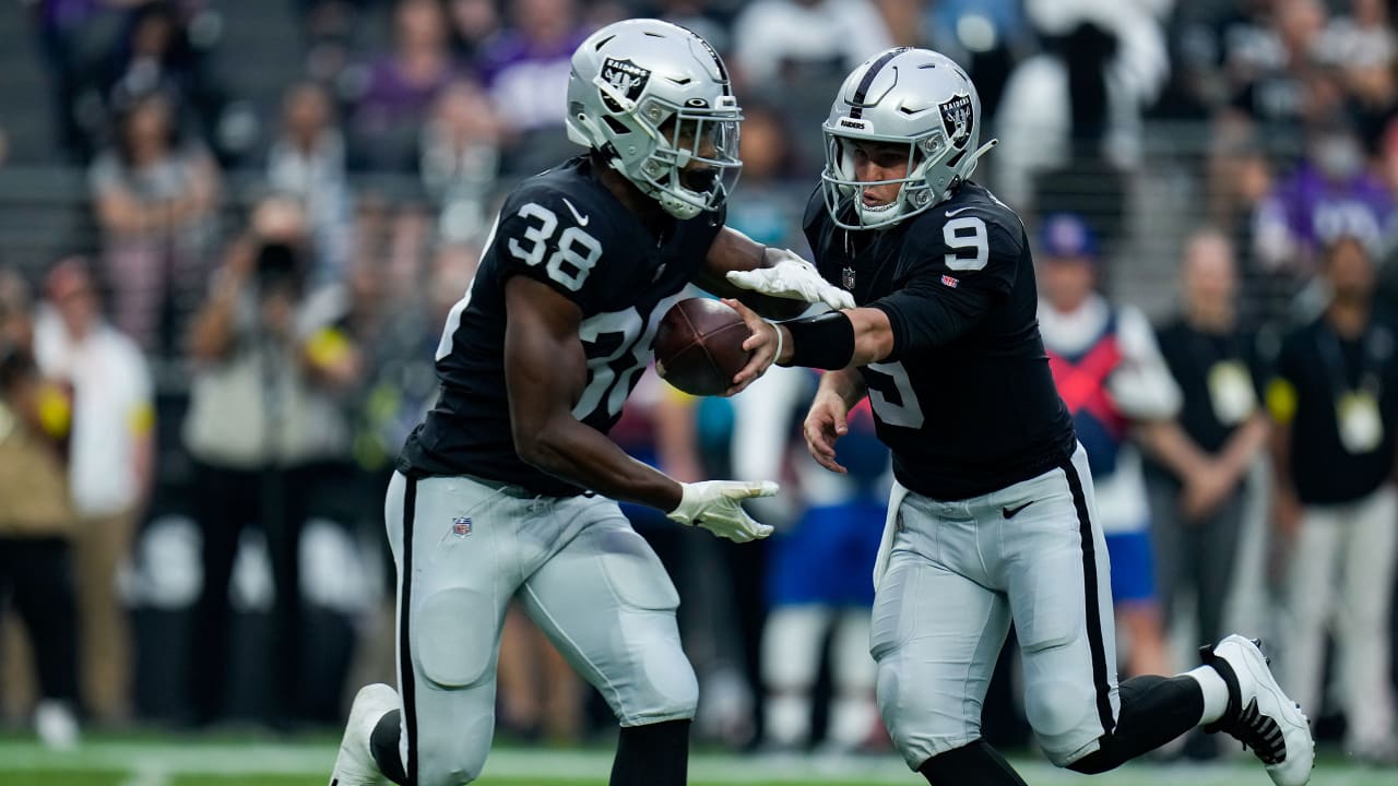 Brittain Brown burrows into end zone for 1-yard TD run vs. Vikings