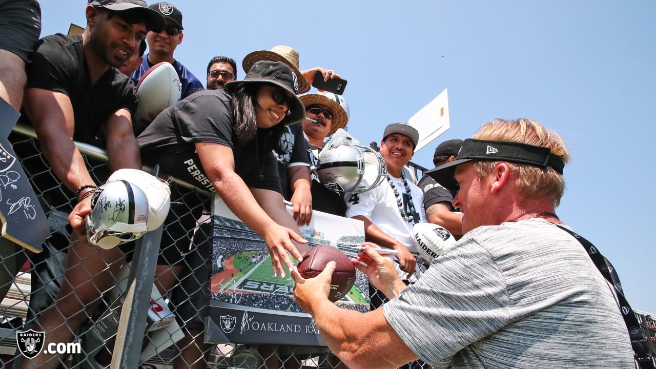Training Camp: Autographs