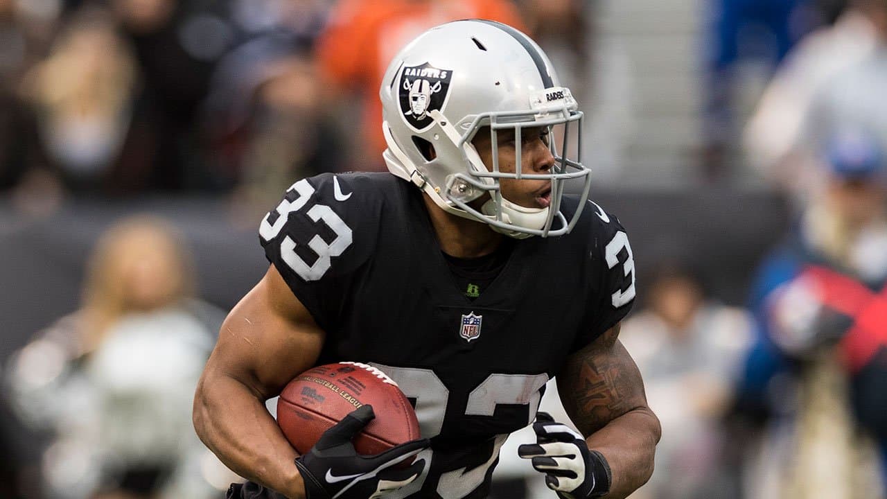 DeAndré Washington Lowers Shoulder And Picks Up First Down