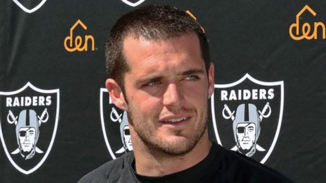 Derek Carr Taking What the Defense Gives