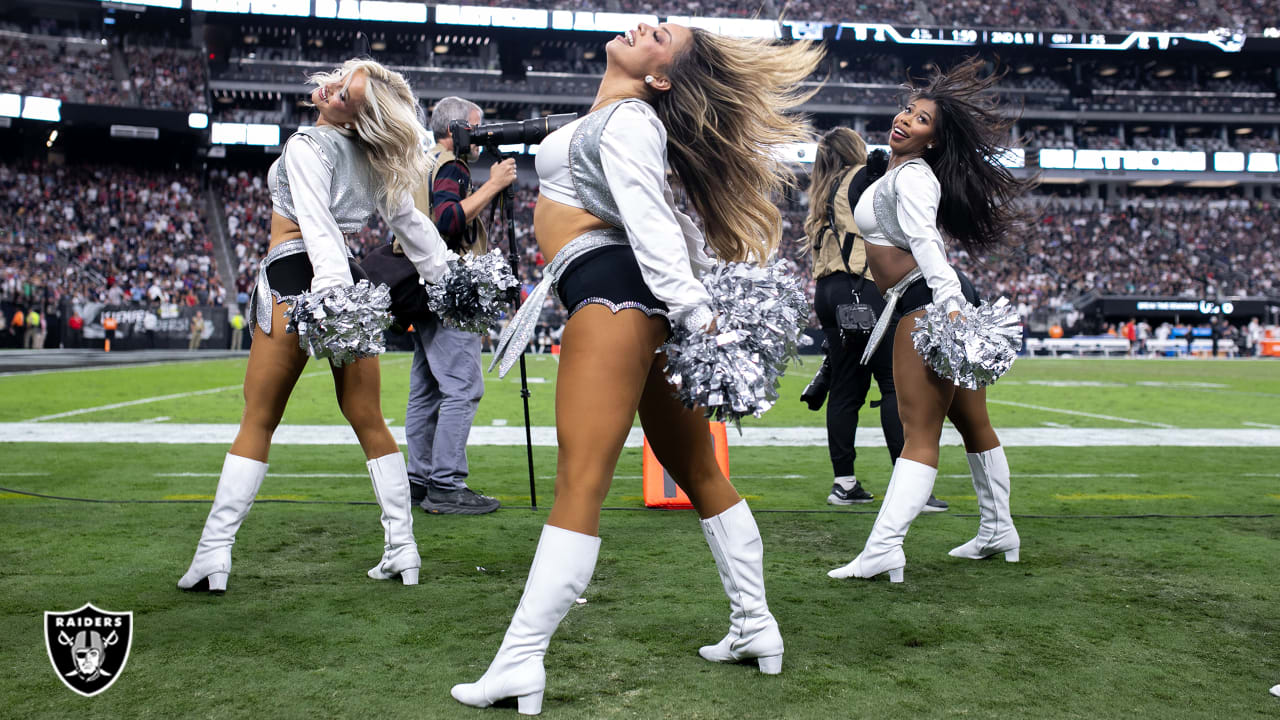 Sights of the Game: Raiderettes vs. Patriots
