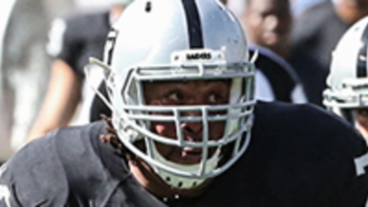 Raiders Recontratan a Donald Penn
