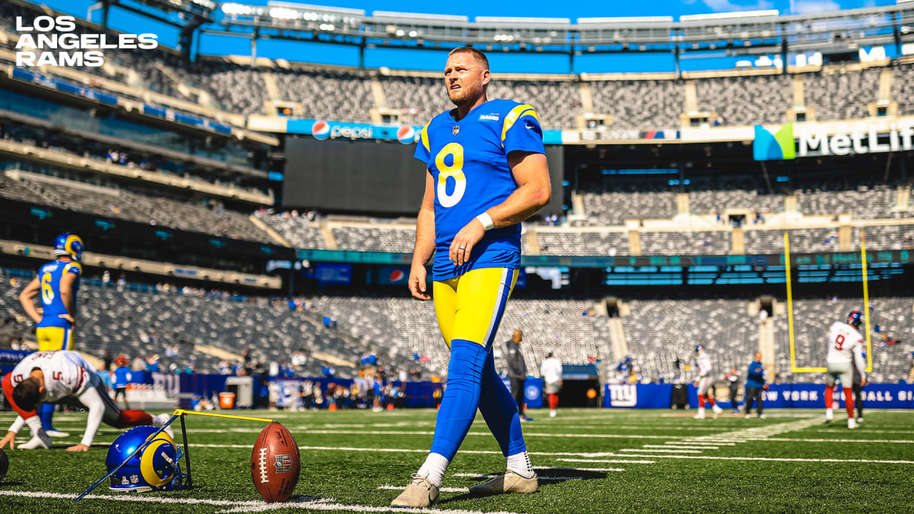PHOTOS: Rams warm up on the field for Week 6 matchup against Giants at ...