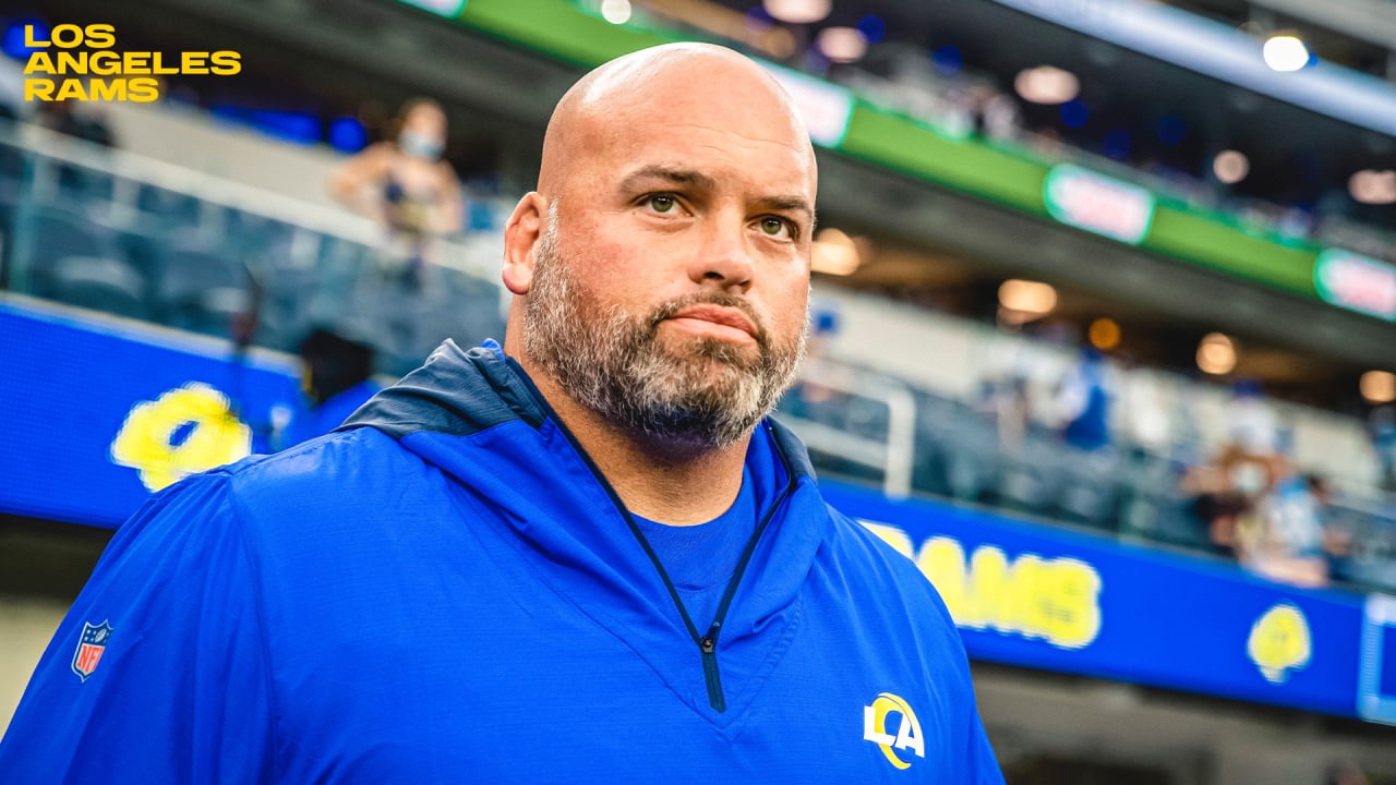 Rams Offensive Lineman Andrew Whitworth hosts combat veterans in SoFi ...