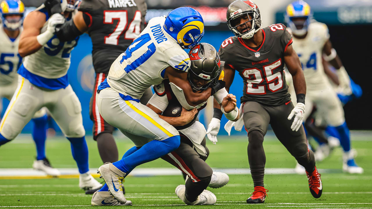 Highlights: Rams ILB Kenny Young swings down Buccaneers QB Tom Brady ...