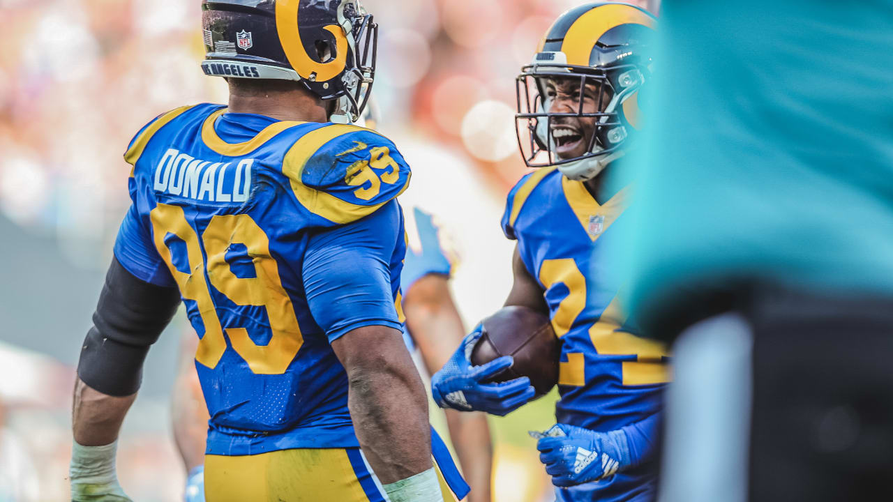 Donald gets first sack of game against Mullens