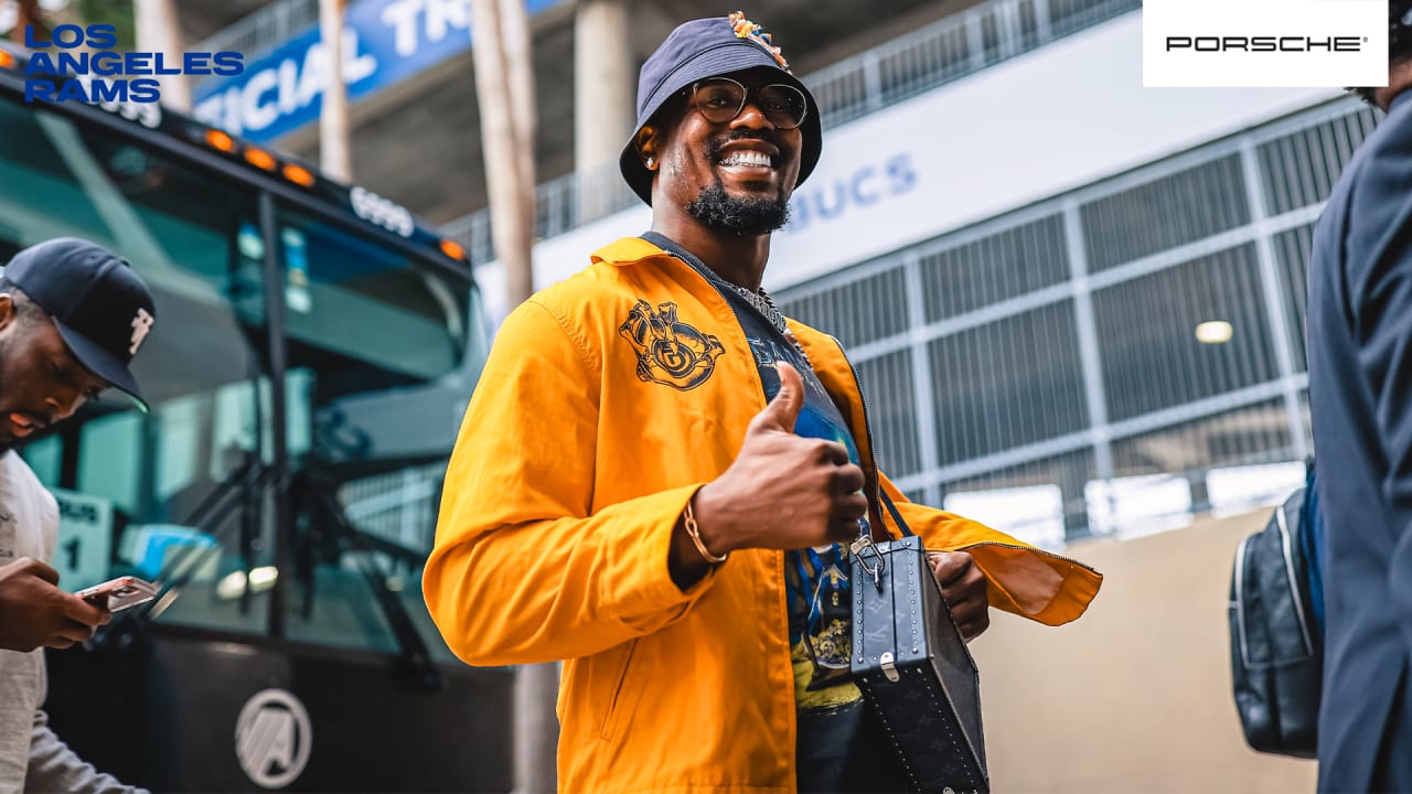 ARRIVAL PHOTOS: Rams arrive to Raymond James Stadium for Divisional ...