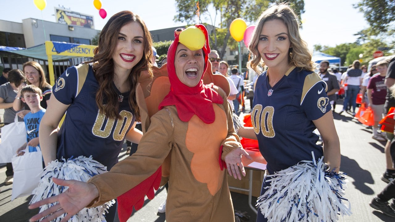 PHOTOS: Thanksgiving with Big Sunday