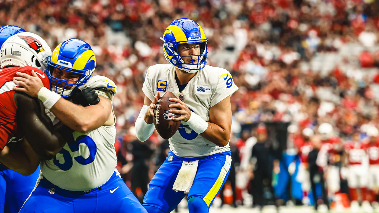 Los Angeles Rams quarterback Matthew Stafford spins to avoid sack ...