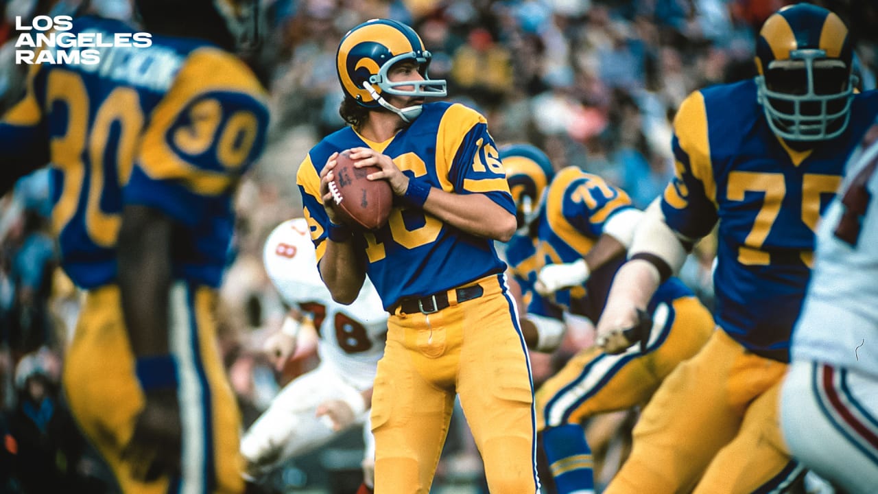 THROWBACK PHOTOS: Best of Rams vs. Arizona Cardinals | Through the Years