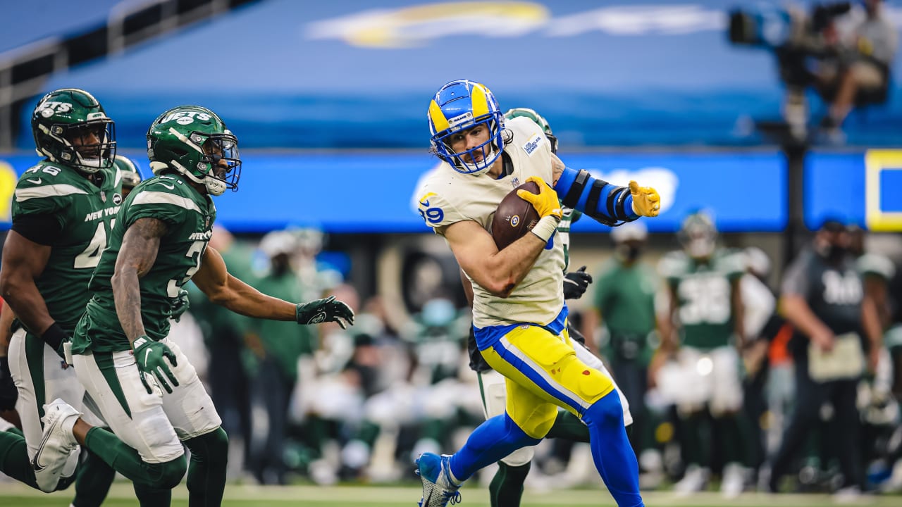 Tyler Higbee puts defenders in spin cycle on 44-yard catch and run