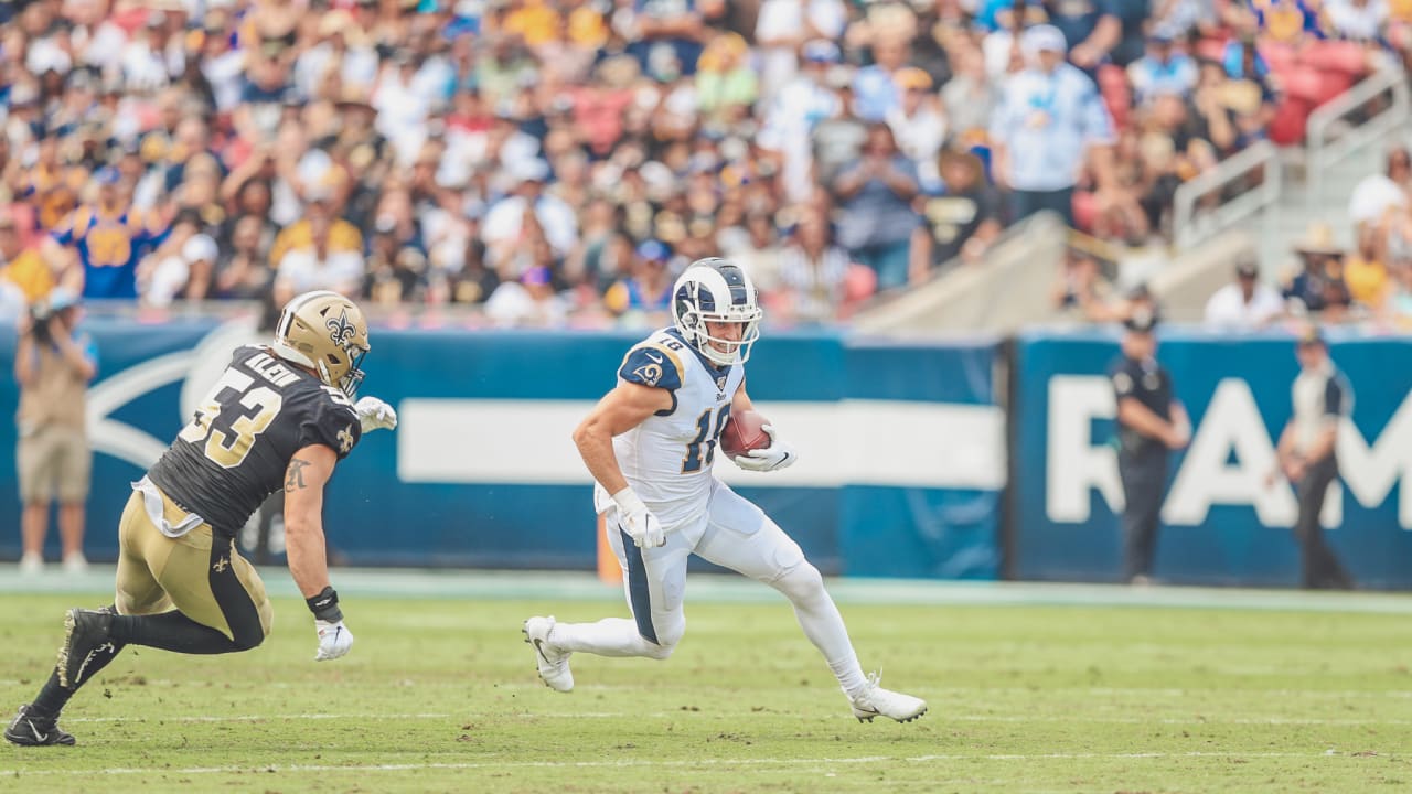 Cooper Kupp finds open space for 13-yard catch and run