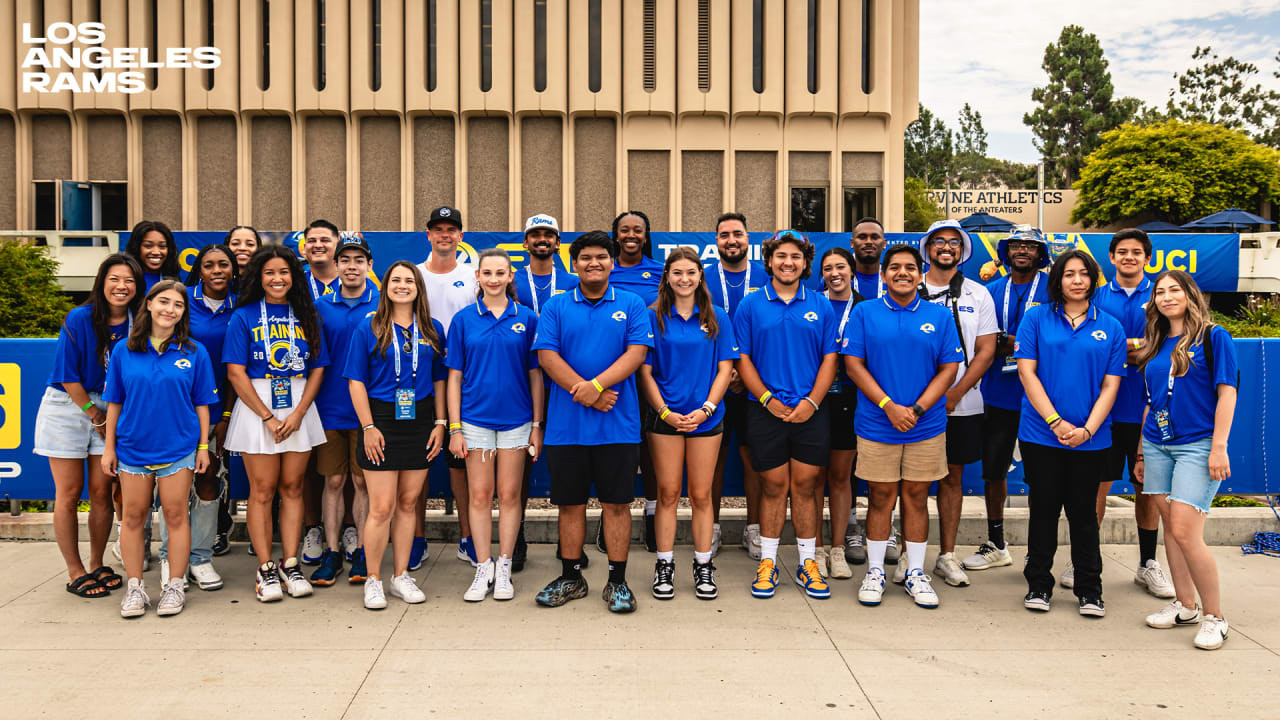 Los Angeles Rams Community | Rams staff show high school students the ...