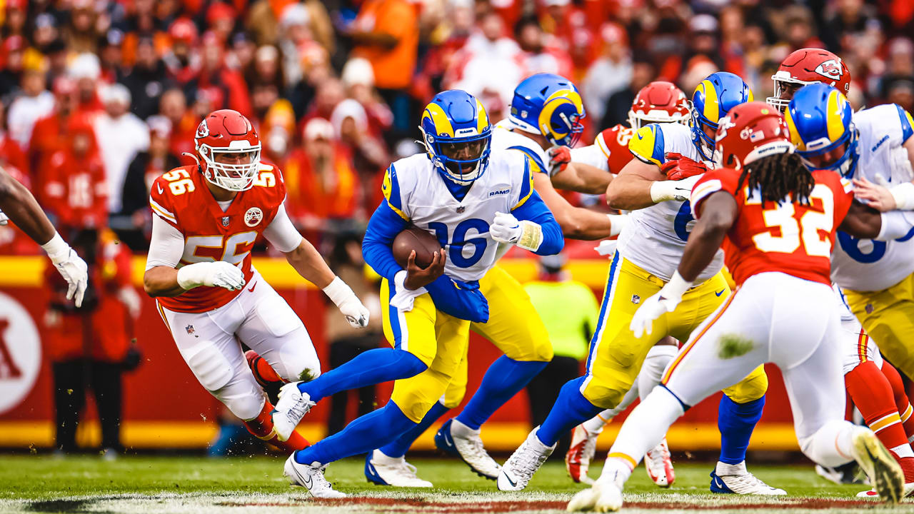 Los Angeles Rams quarterback Bryce Perkins 13-yard scramble vs. Kansas ...
