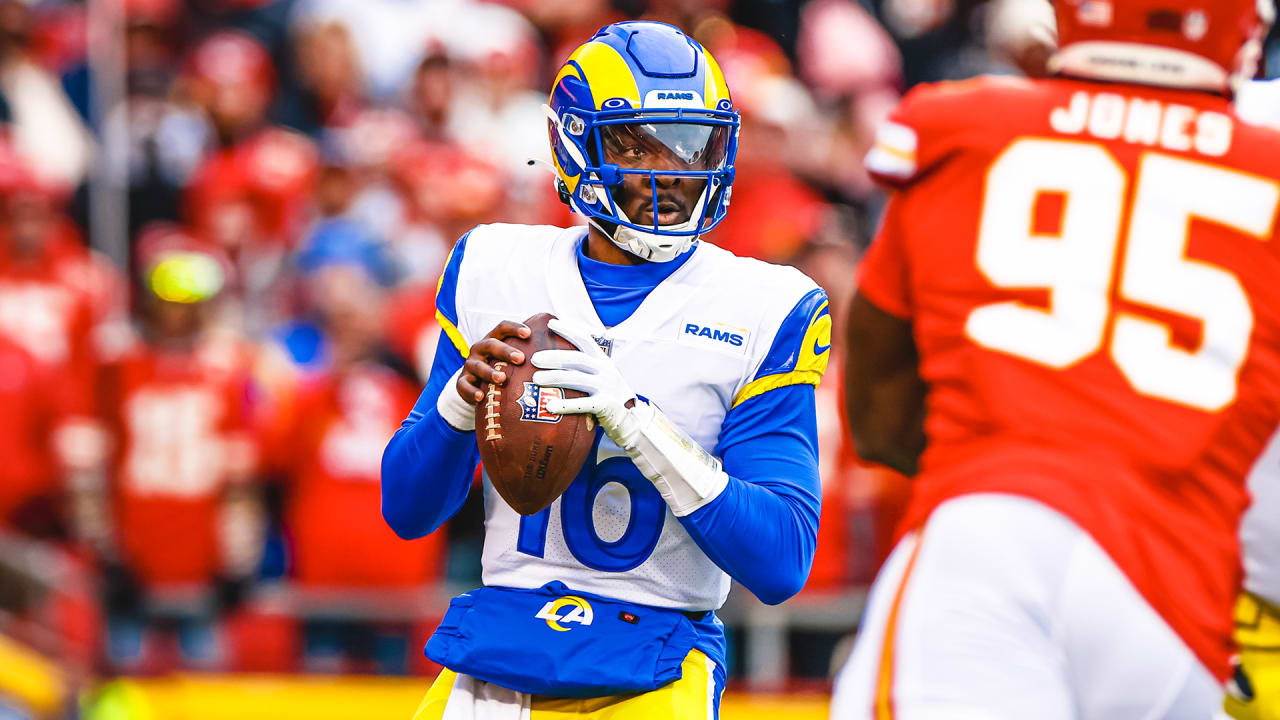 Los Angeles Rams quarterback Bryce Perkins 15-yard throw to wide ...