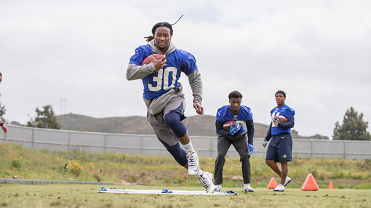 The Daily Dose: Rams Rookie Snap Counts, Ranking Gurley’s Best Hurdles