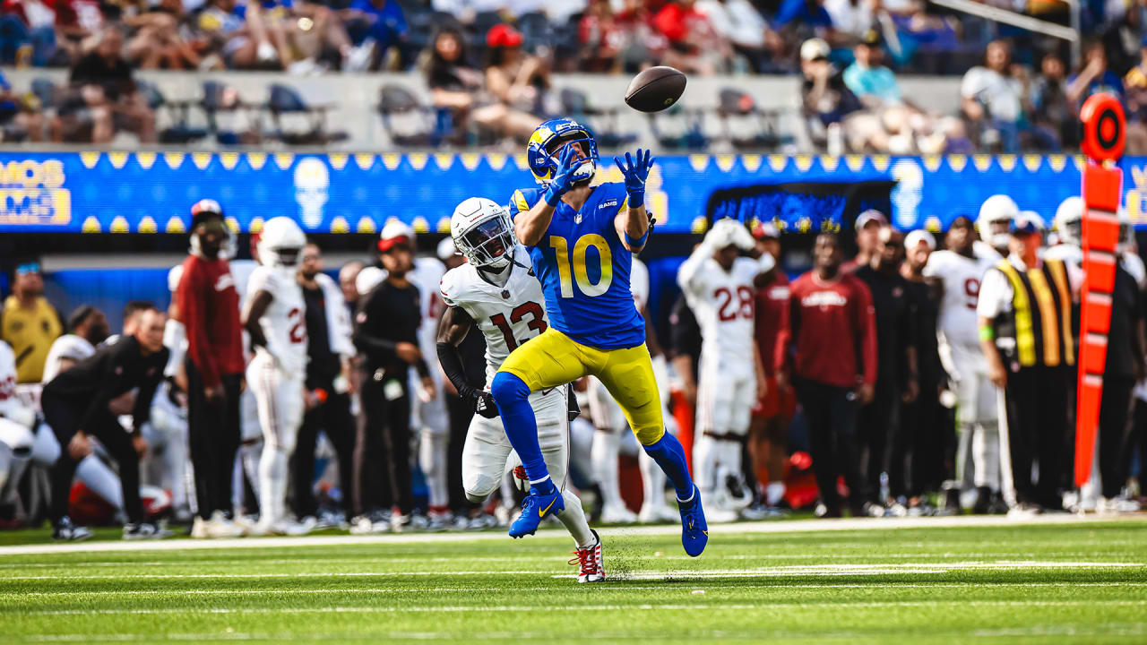 Los Angeles Rams quarterback Matthew Stafford launches a deep ball to ...