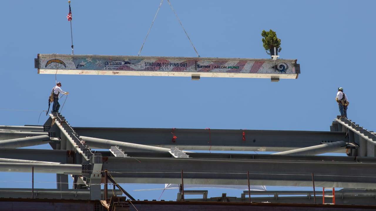 Rams, Chargers Celebrate Topping Out Ceremony at LASED