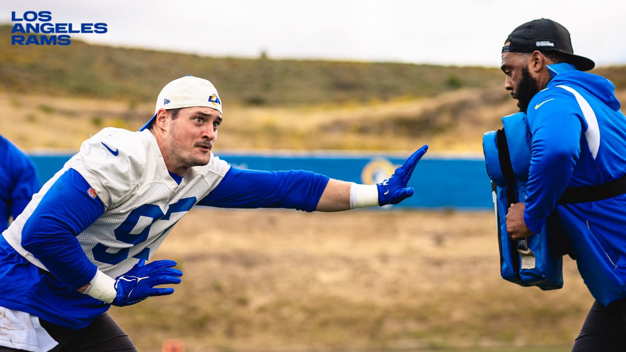 Rams' Michael Hoecht focused on training at outside linebacker for 2023 ...