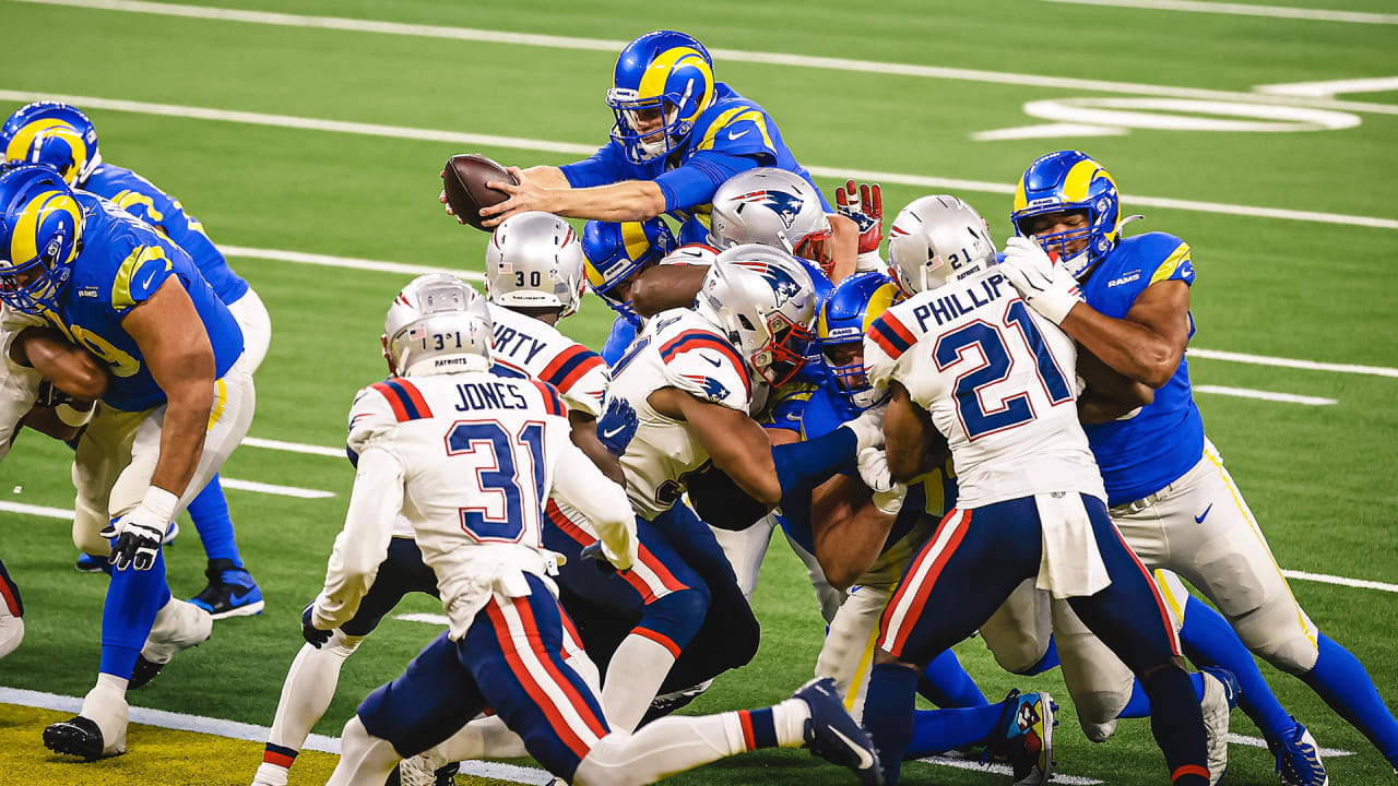 Rams QB Jared Goff goes airborne for opening-drive touchdown vs. Patriots