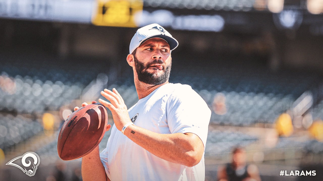 PHOTOS: Rams warmup in Oakland