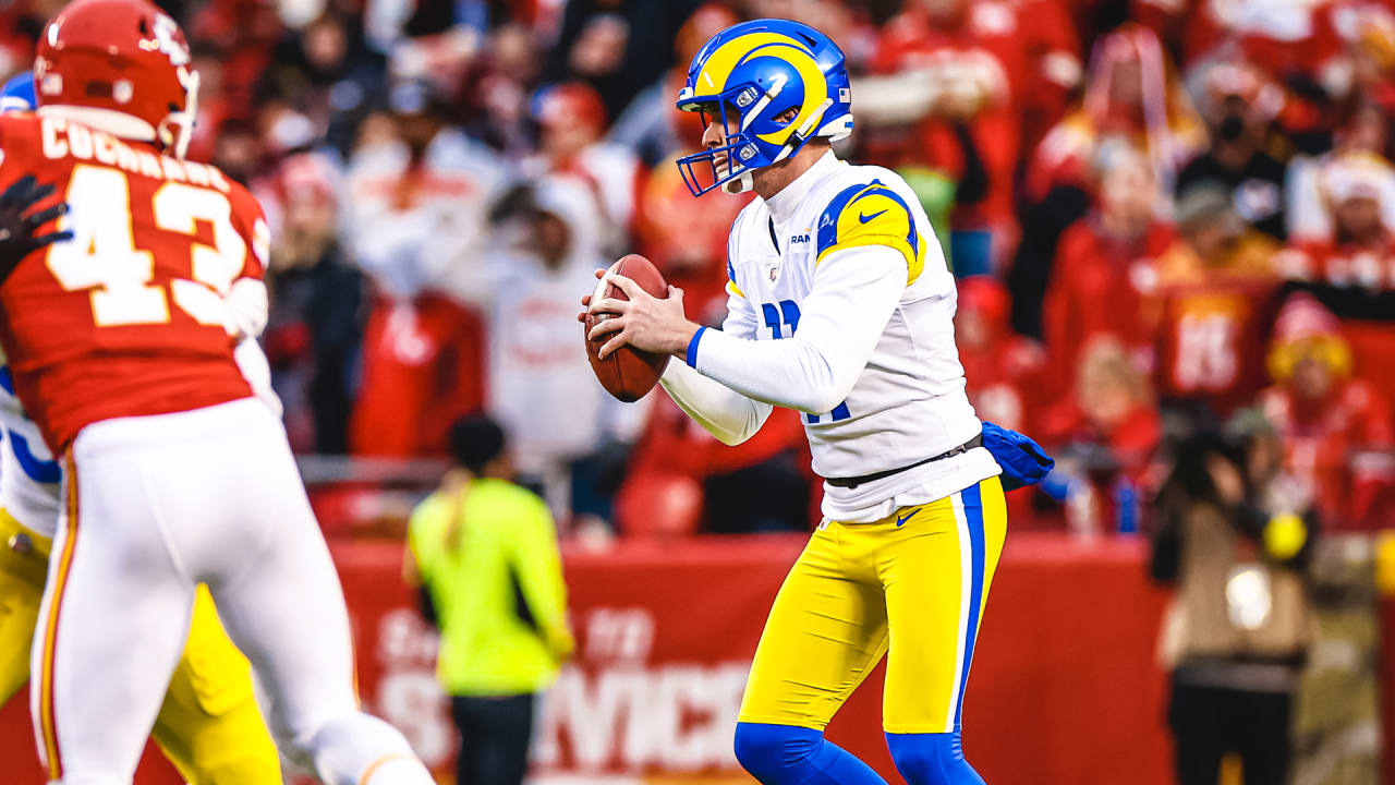 Los Angeles Rams punter Riley Dixon fake-punt conversion to wide ...