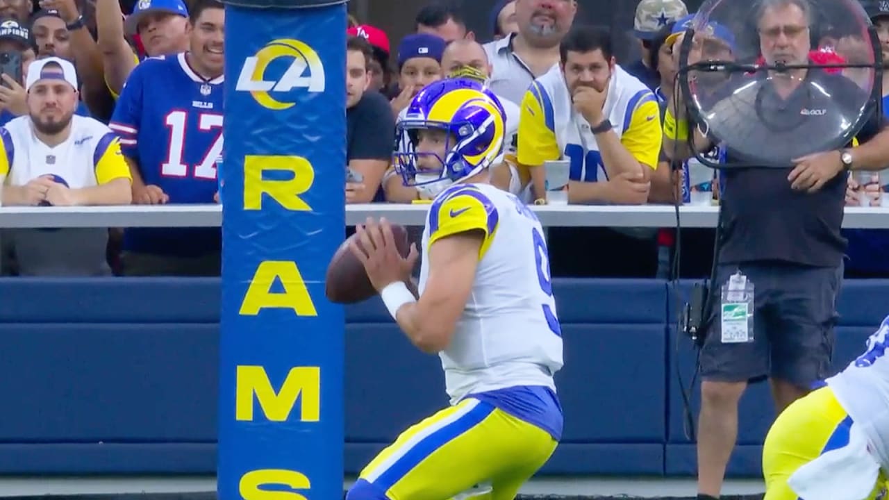 Los Angeles Rams quarterback Matthew Stafford 23-yard gain to wide ...