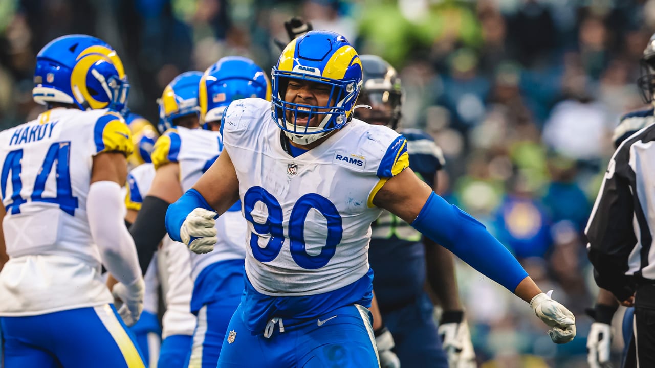 Los Angeles Rams defensive end Earnest Brown IV sheds a blocker & makes ...