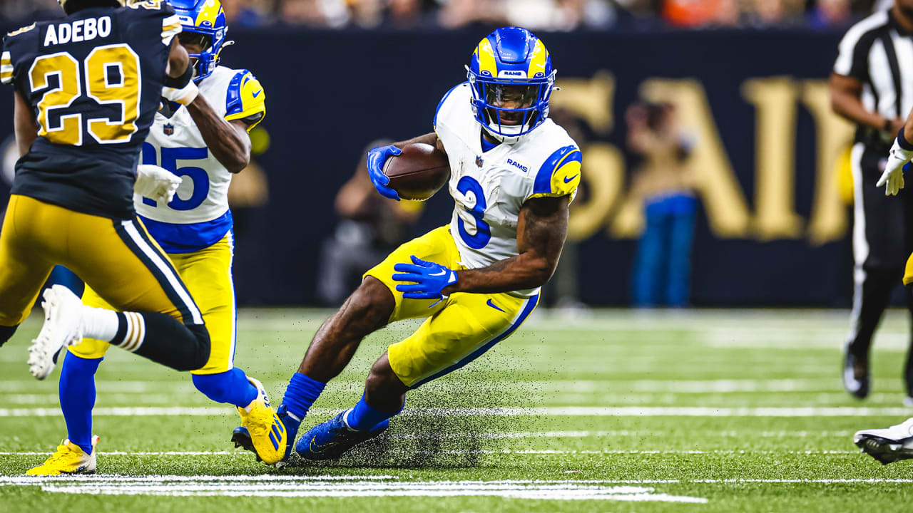 Los Angeles Rams running back Cam Akers converts on fourth down with a ...