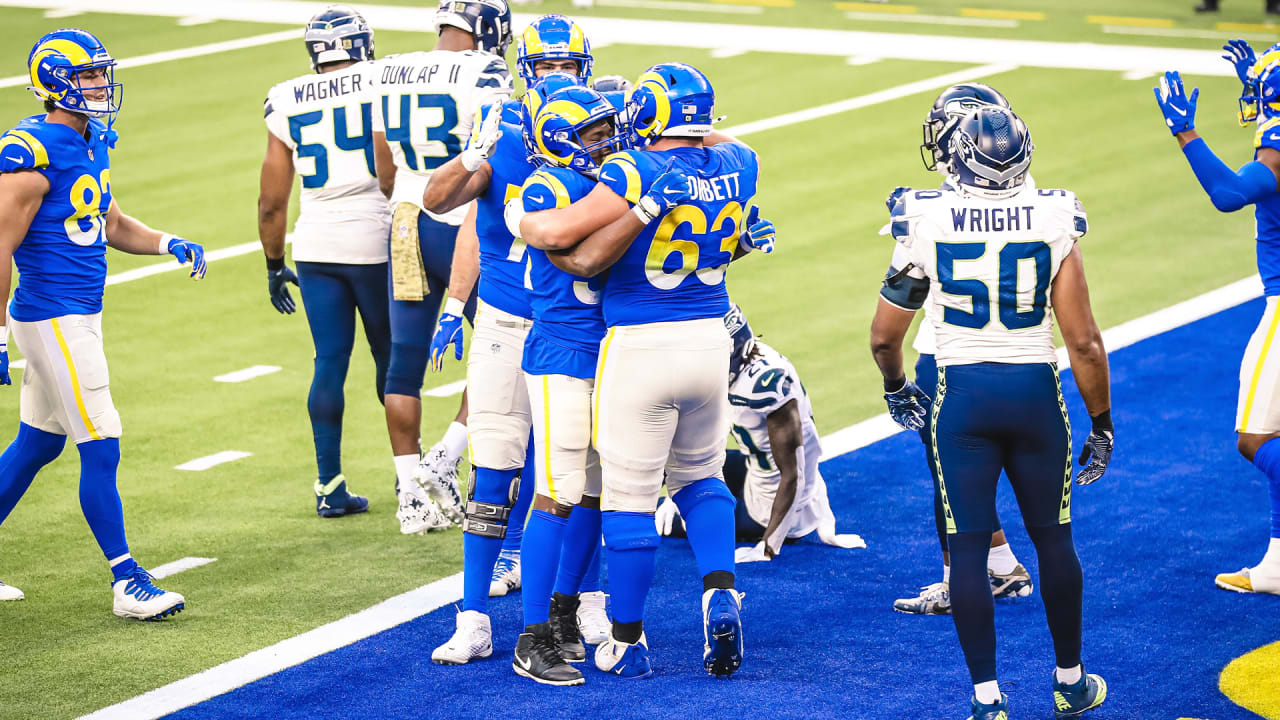Malcolm Brown rushes for a 1-yard touchdown vs. Seattle Seahawks