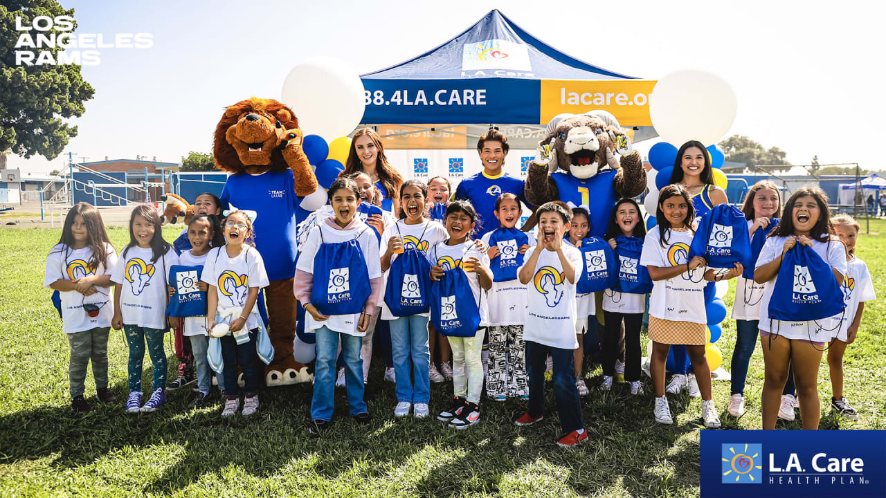 COMMUNITY PHOTOS: Rams & L.A. Care light up Nuffer Elementary School ...