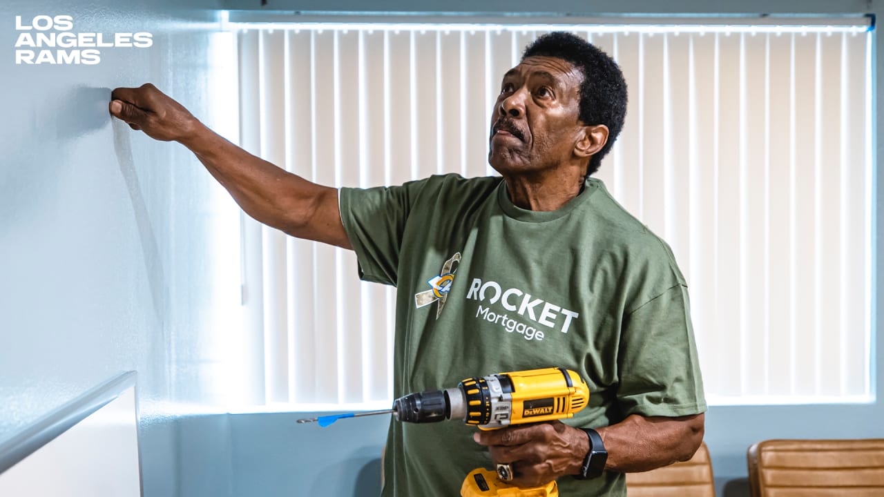 Los Angeles Rams Community | Rams Legend & veteran Harold Jackson helps ...