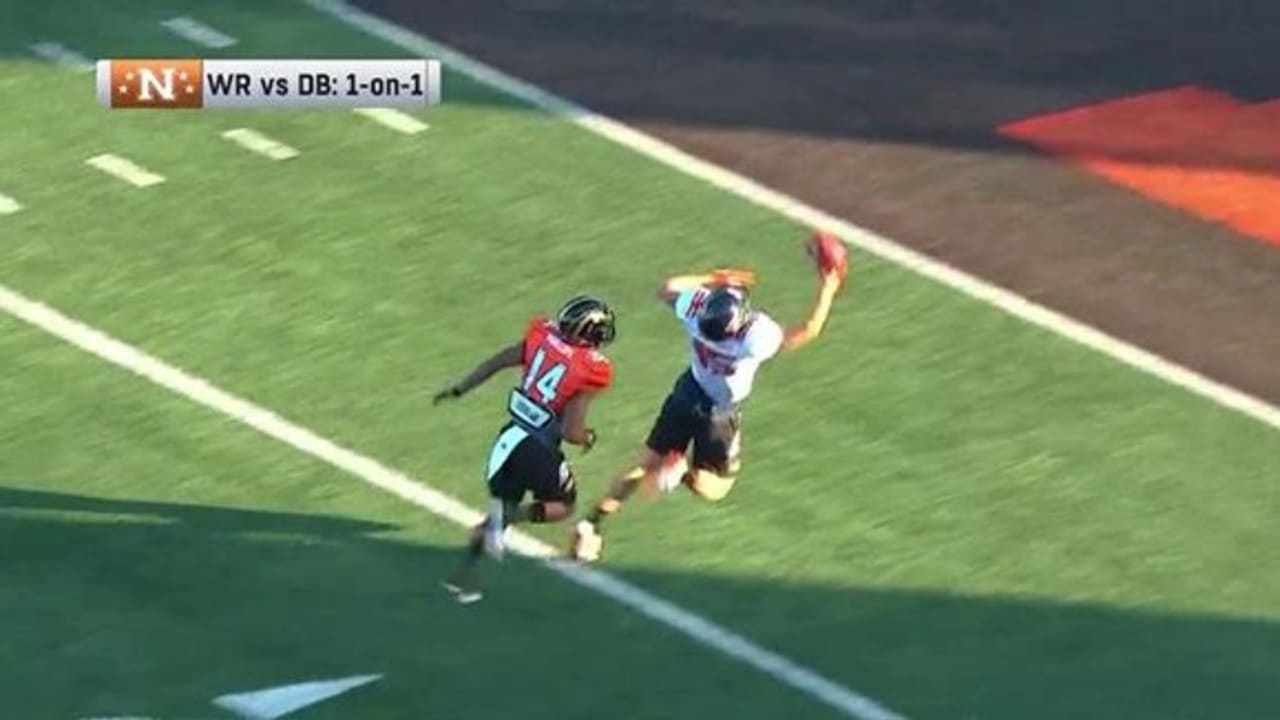 Justin Watson makes crazy one-handed catch in Senior Bowl practice