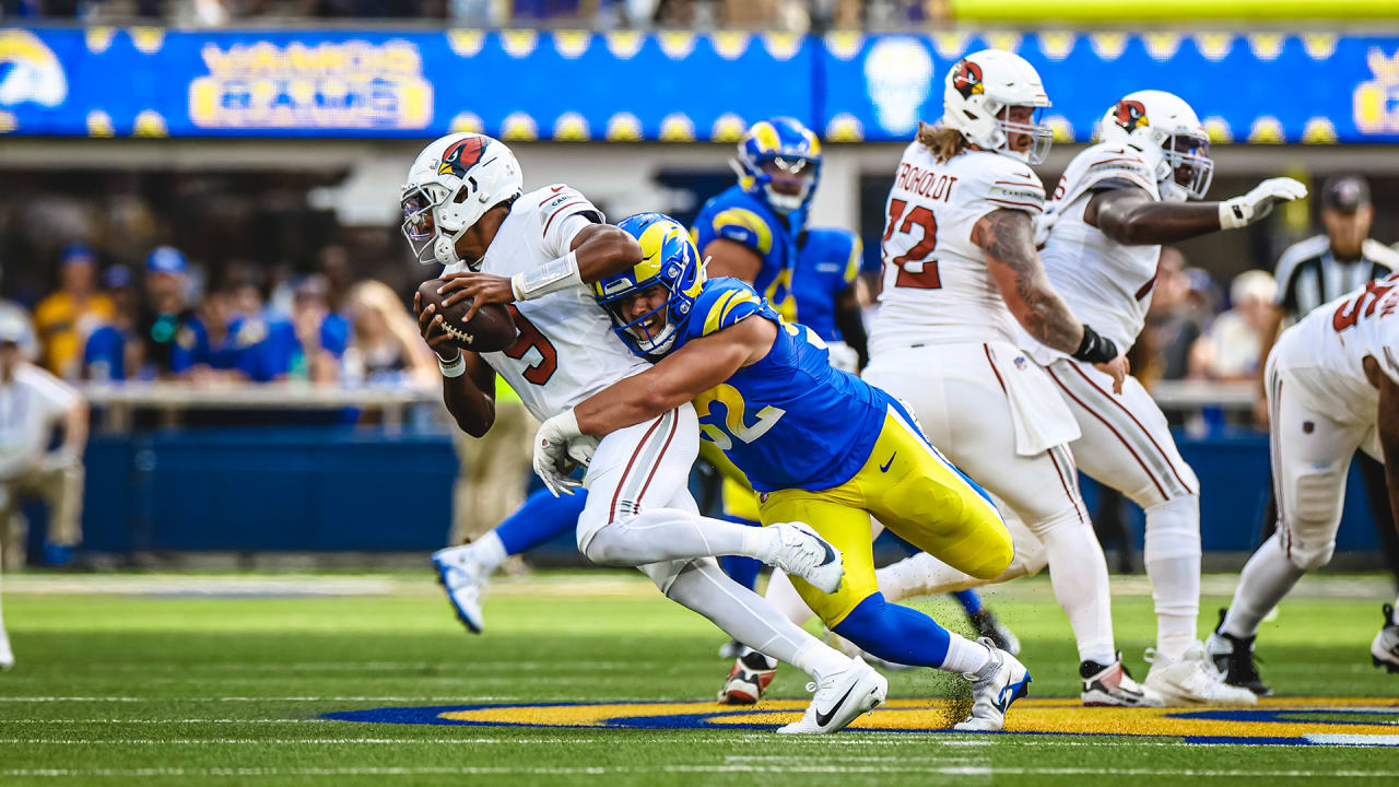 Los Angeles Rams defensive end Jonah Williams slips into the backfield ...