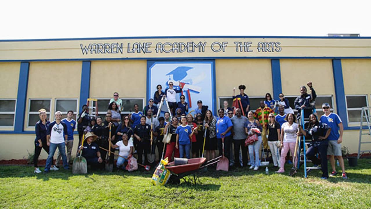 Rams Beautify Warren Lane Elementary in Inglewood