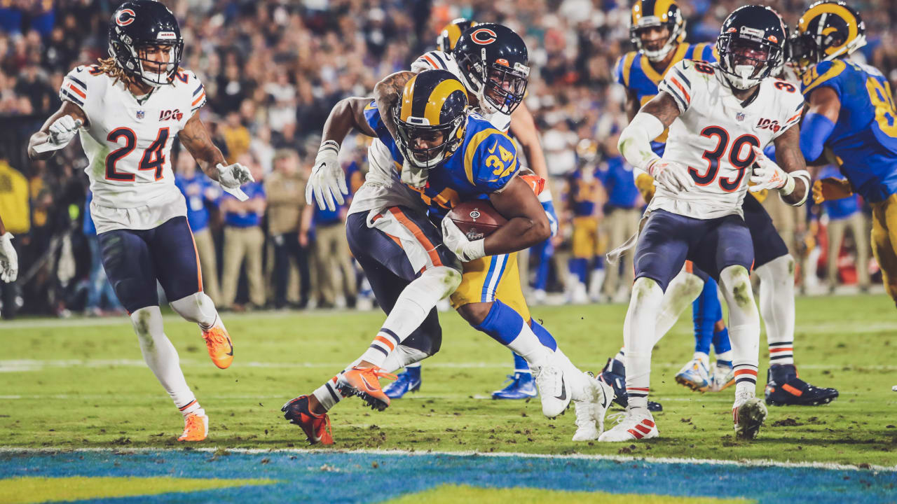 Brown pushes ahead to extend Rams' lead on critical TD run