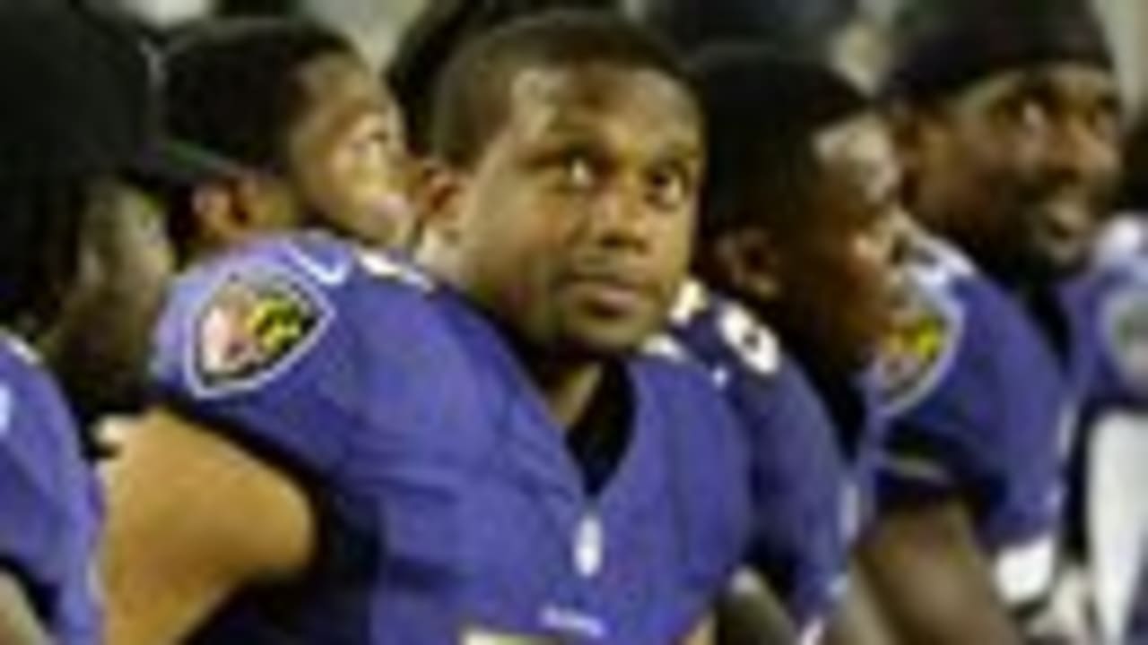 Daryl Smith Puts On A Show In First Game