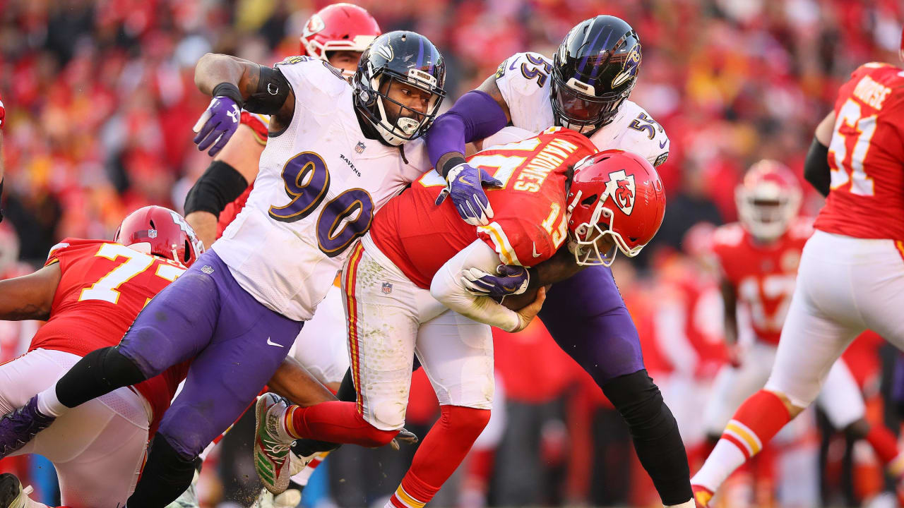 Highlight: Terrell Suggs/Za'Darius Smith Get Clutch Sack