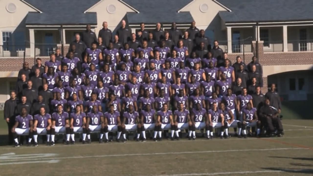 Ravens Pose For Team Picture