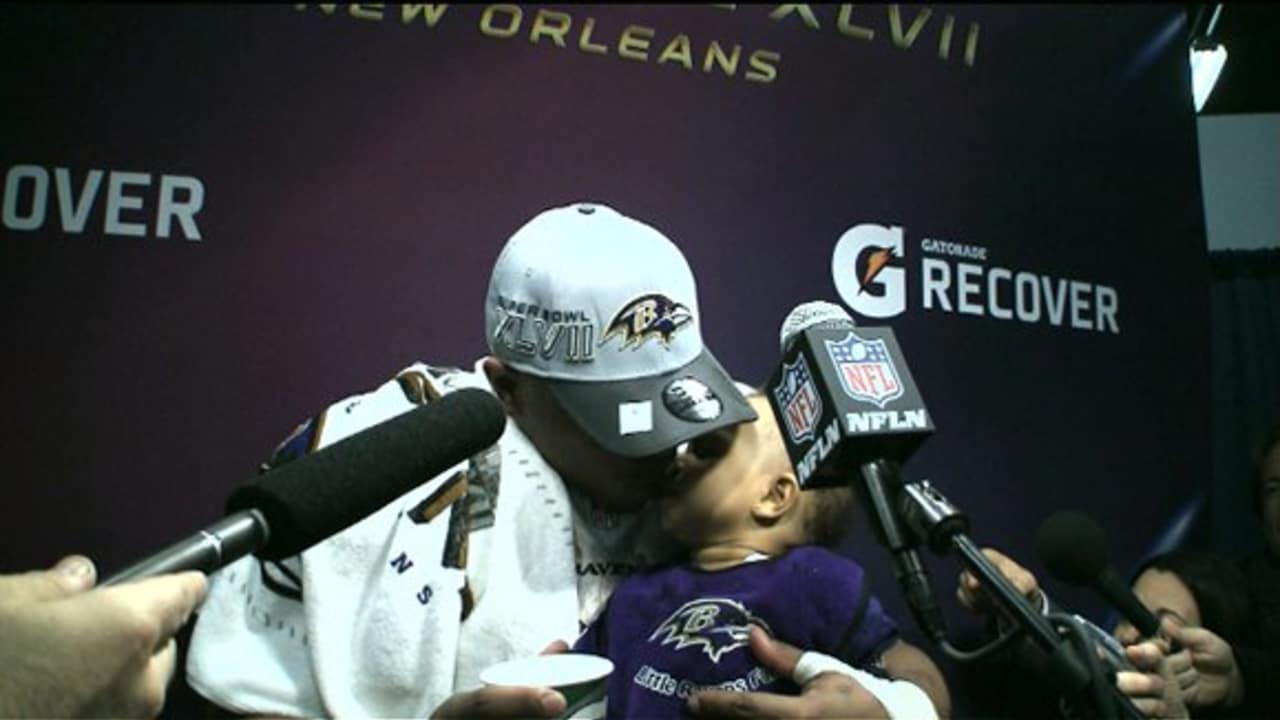 Ray Rice Has Cute Moment With Daughter
