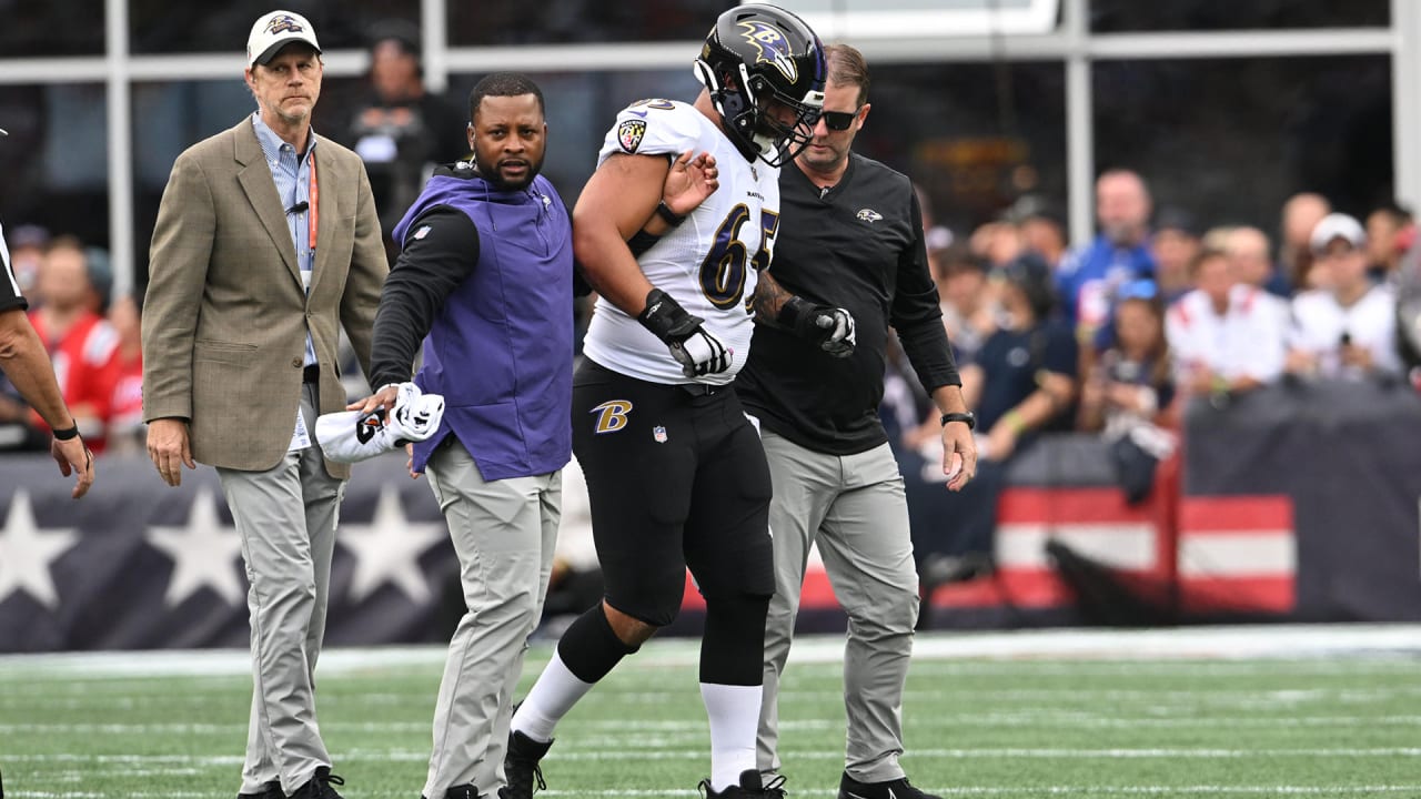 Patrick Mekari Suffers Ankle Injury, Ravens Down to Fourth-String Left ...