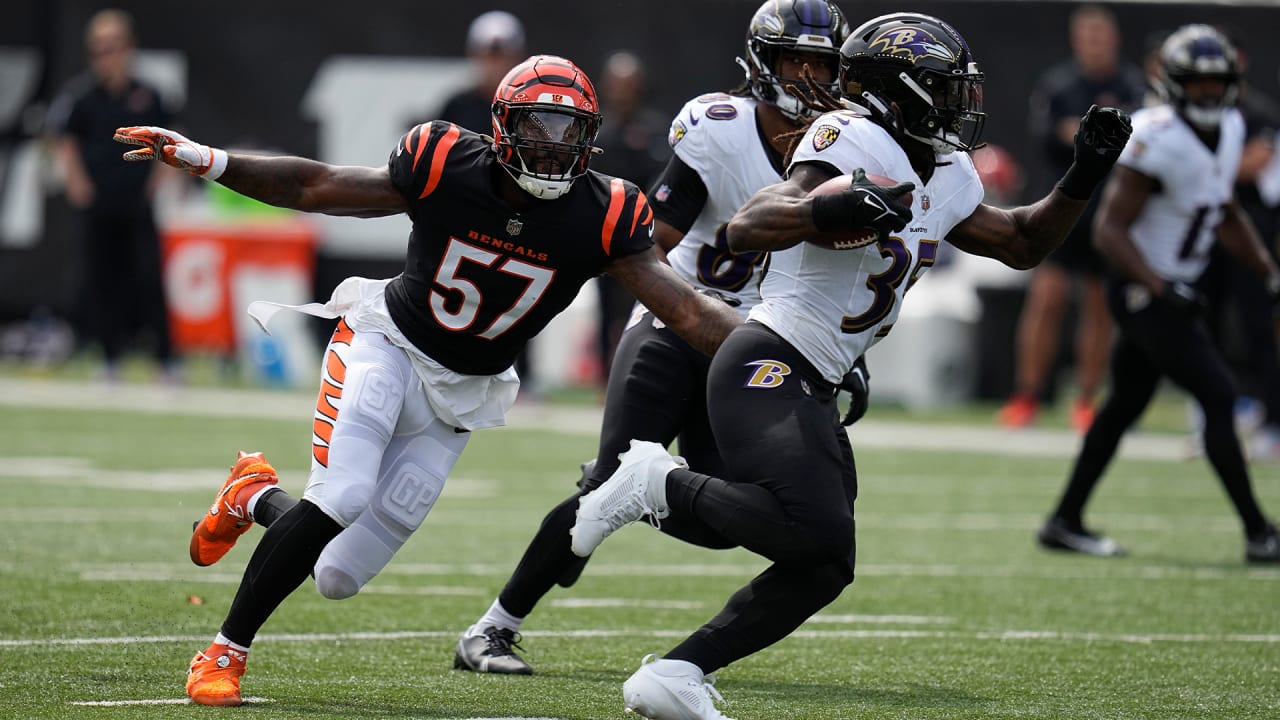 Gus Edwards Powers in for Touchdown | Ravens-Bengals Highlights