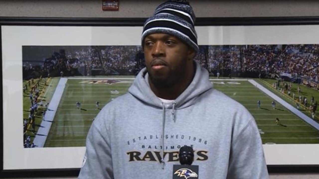 Suggs: Getting The Crowd Going