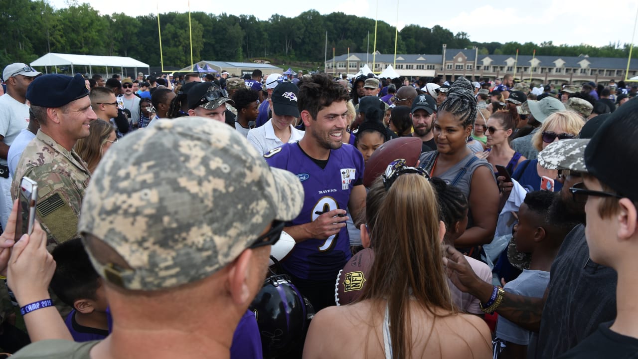 Ravens Welcome Military Members to Practice