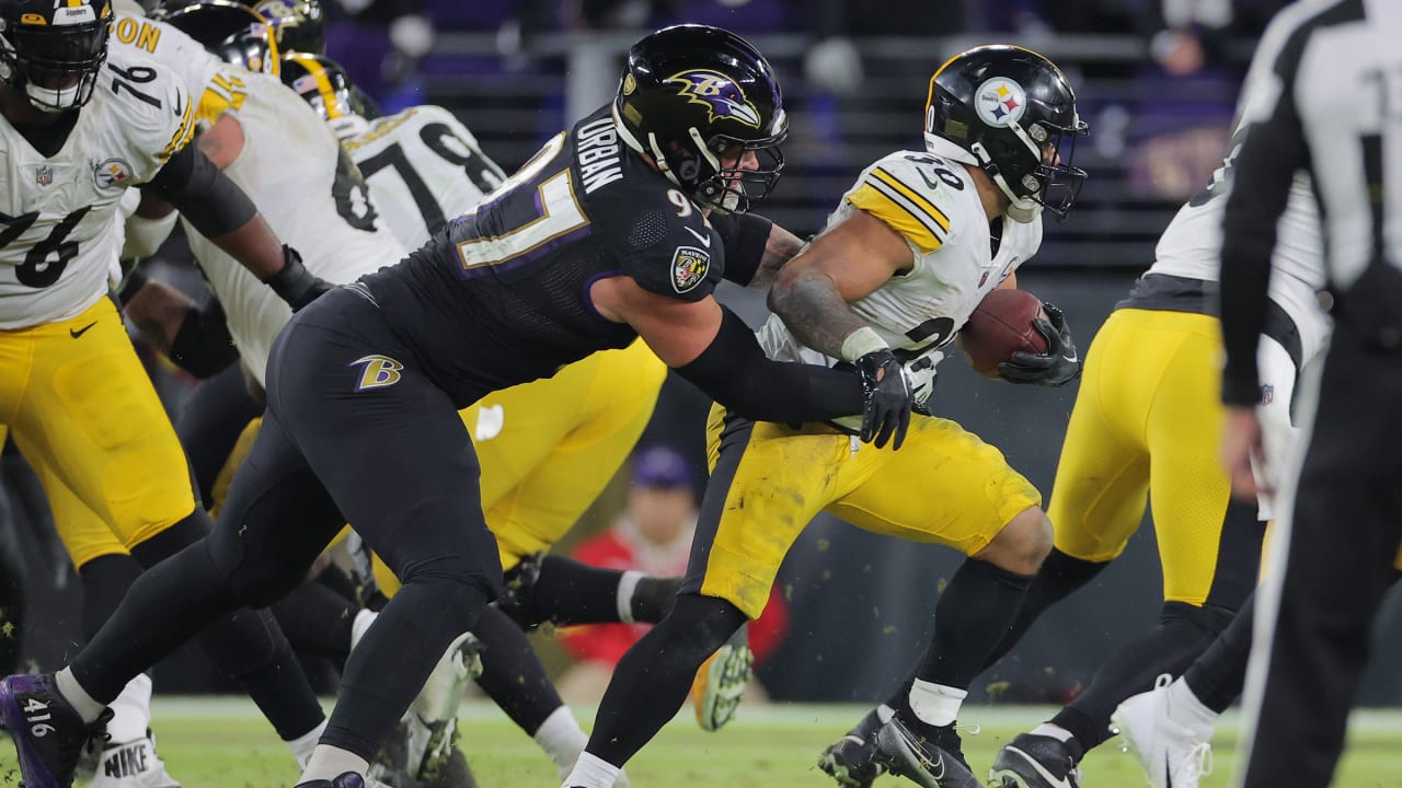 Brent Urban Weaves Through Traffic for a TFL | Ravens-Steelers Highlights