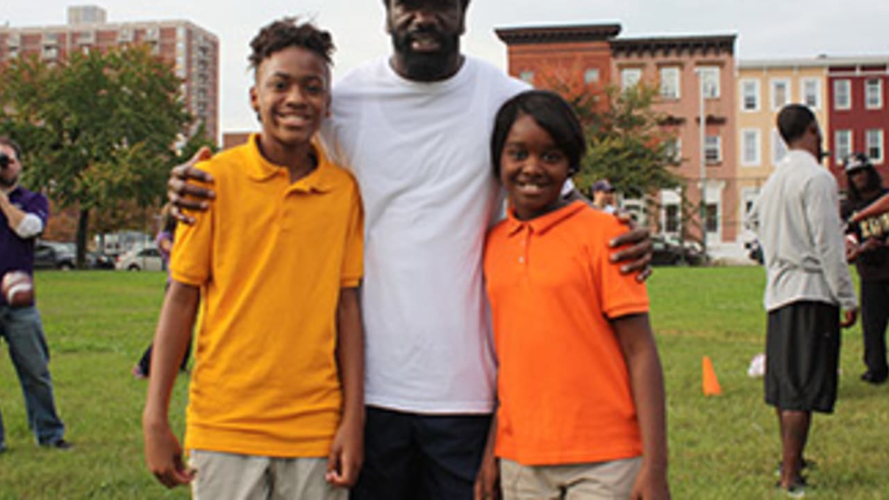 Ed Reed Hosts High School Football Clinic