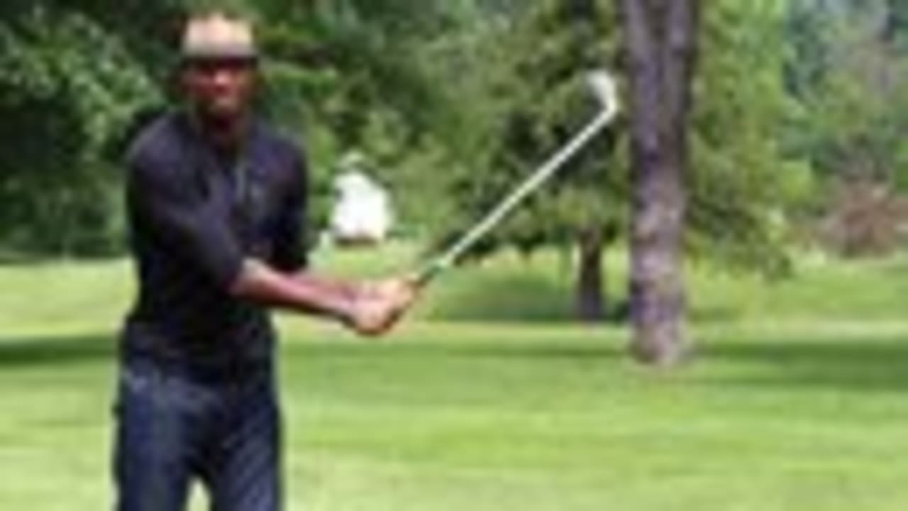 Jacoby Jones Takes His Hacks In Charity Golf