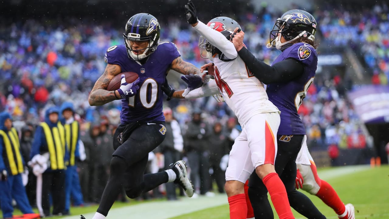 Highlight: Chris Moore Scores Touchdown on Crafty Play Call