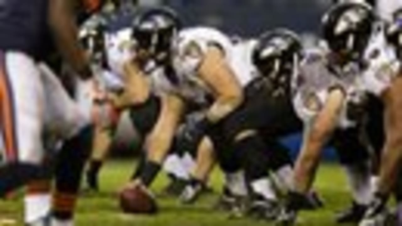 Gino Gradkowski Explains Errant Snap